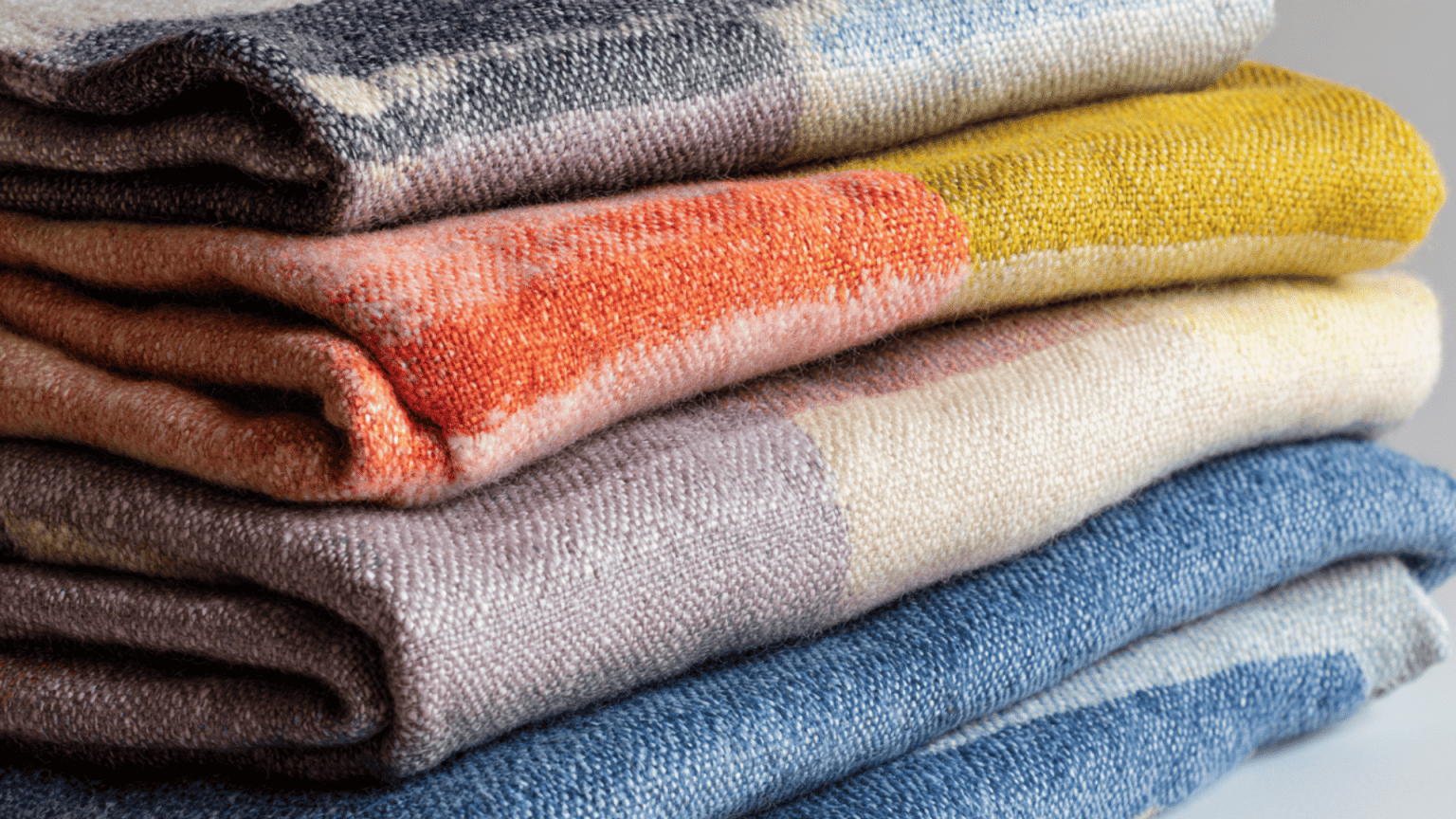 Types of Blanket Material: The Cuddle Championships! - Comma Home